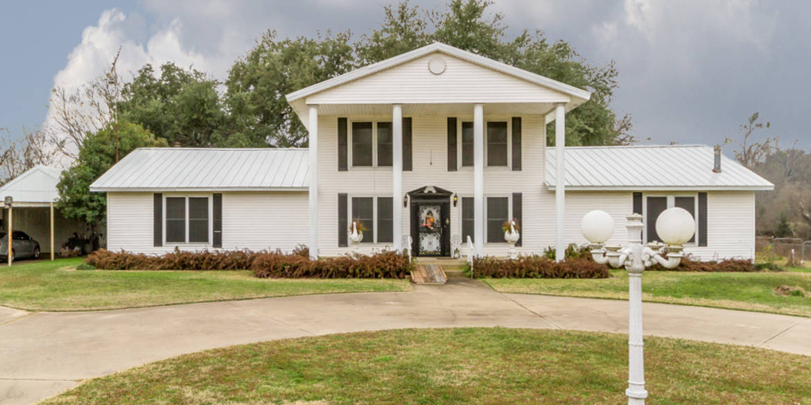 Brivity - 2403 Hwy 144 N Glen Rose, TX - 76043