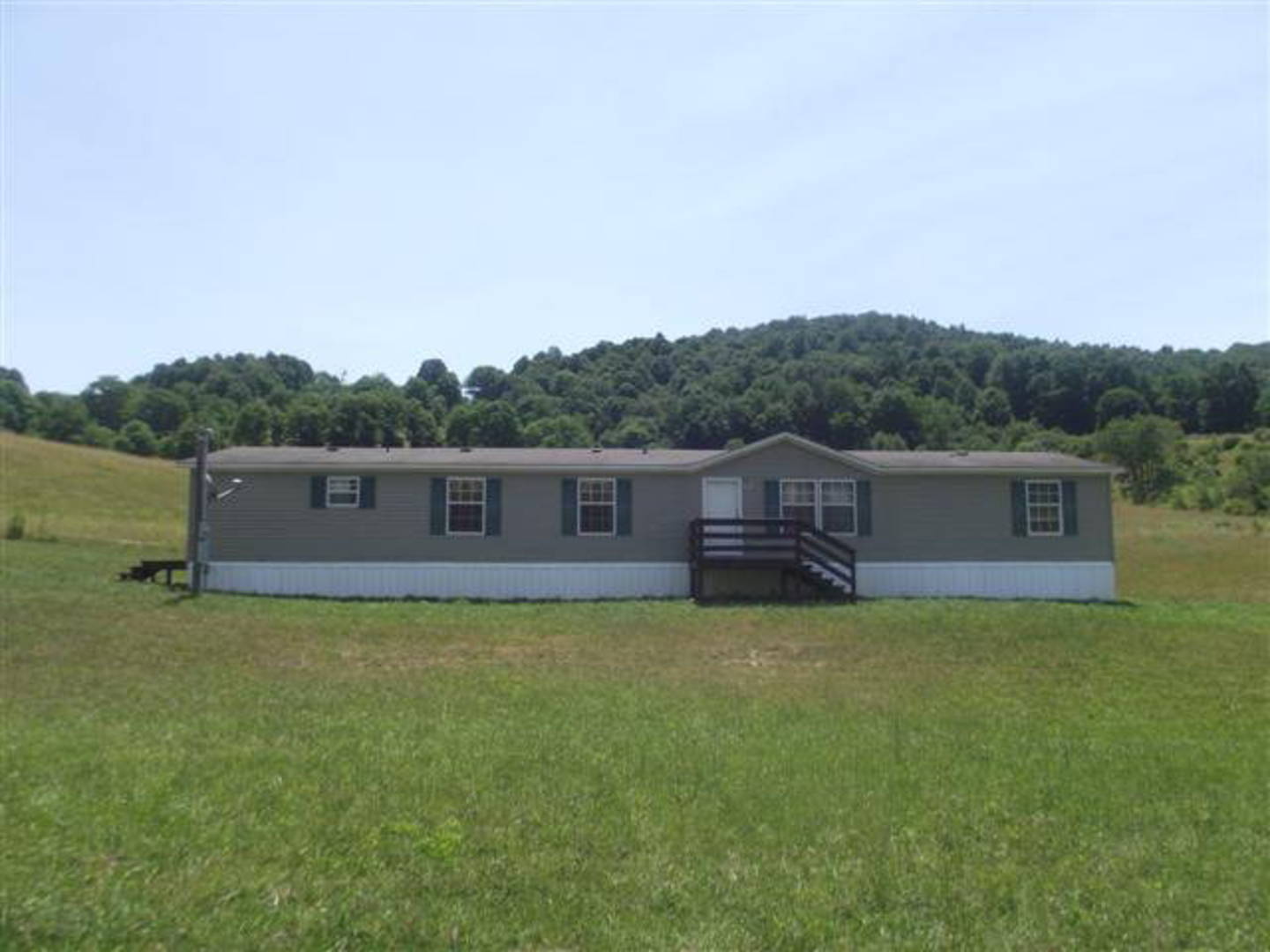 Brivity - 2682 W BLuegrass Trail Ceres, VA 24318 - Virtual Tour