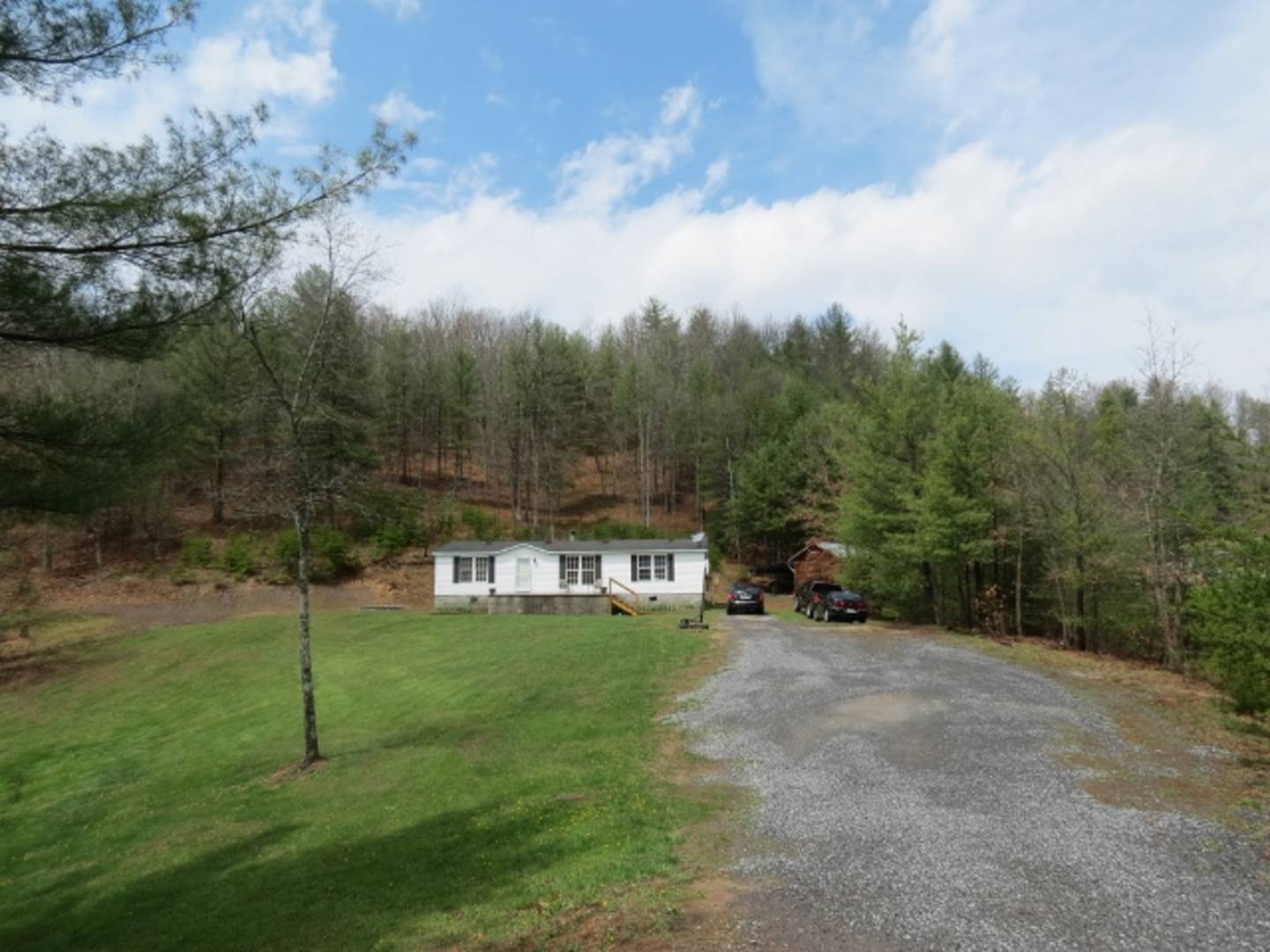 Brivity - 4648 Wilderness Road Bland, VA 24315 - Virtual Tour