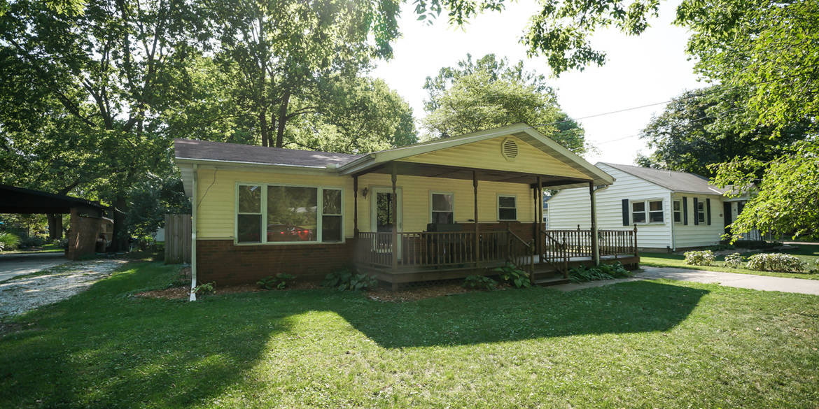 Brivity - 106 S Arthur Ave Manito, IL - 61546