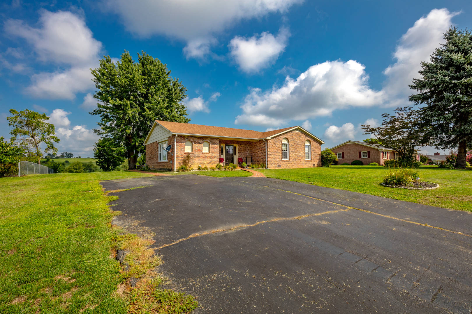 Brivity - 4625 Newbern Heights Dr Pulaski, VA 24301 - Virtual Tour