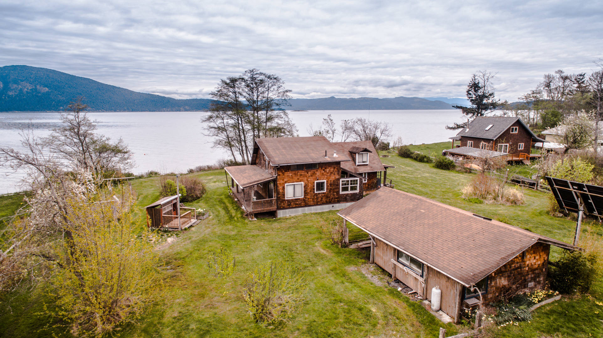 Brivity - 5 Sinclair Island Anacortes, WA 98221 - Virtual Tour
