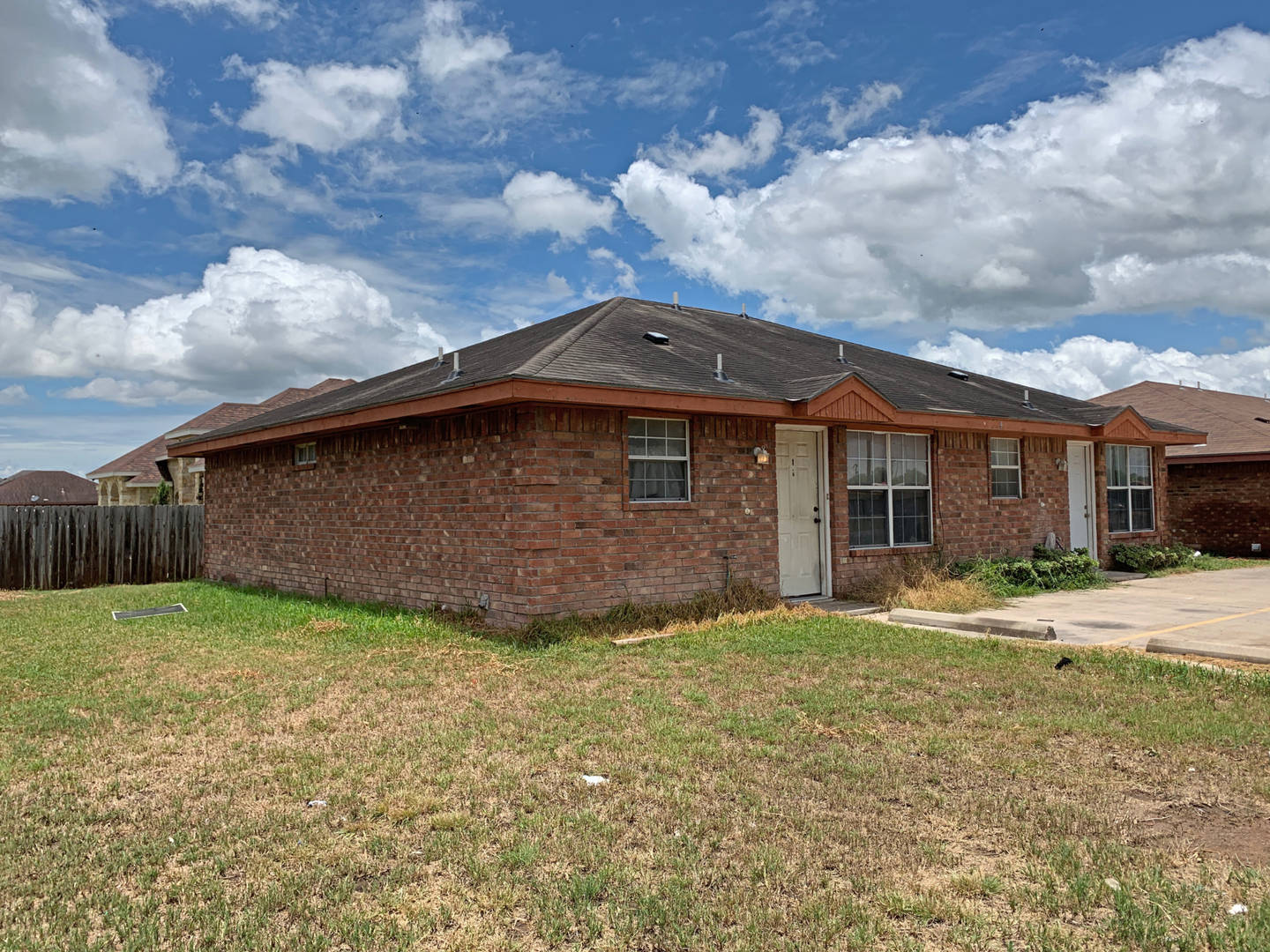 Brivity - 904 W. Ciro Caceres Elsa, TX 78543 - Virtual Tour