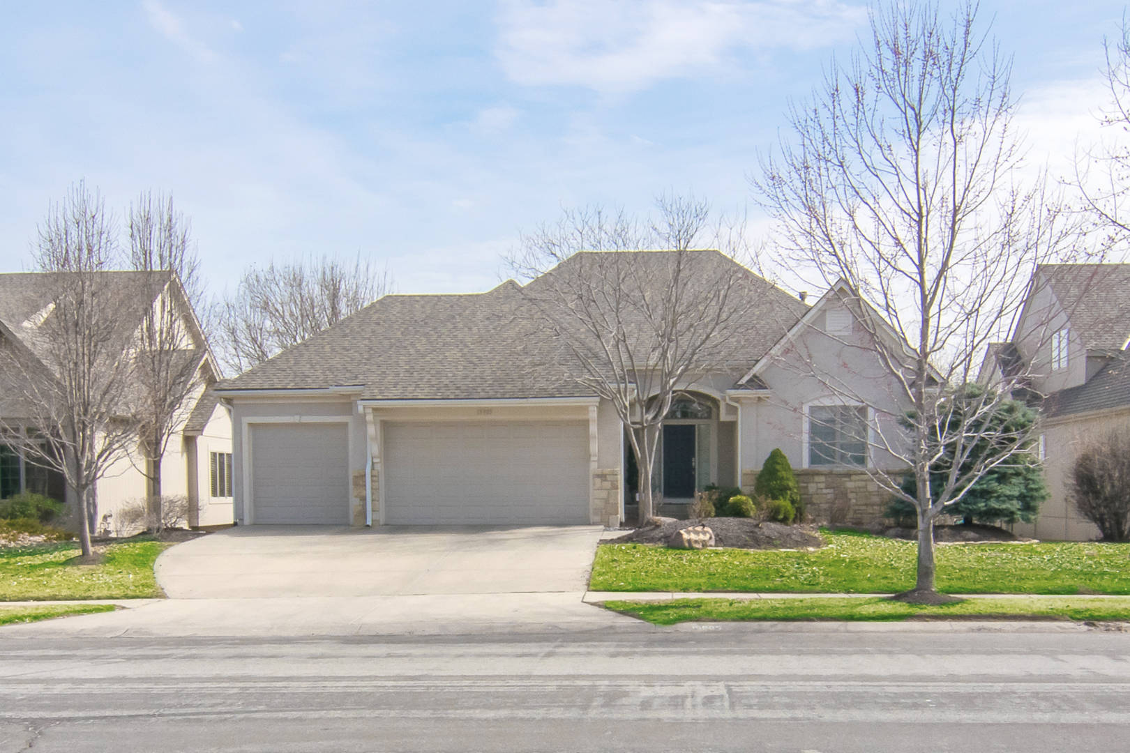 Brivity - 15905 Eby Street Stilwell, KS 66085 - Virtual Tour