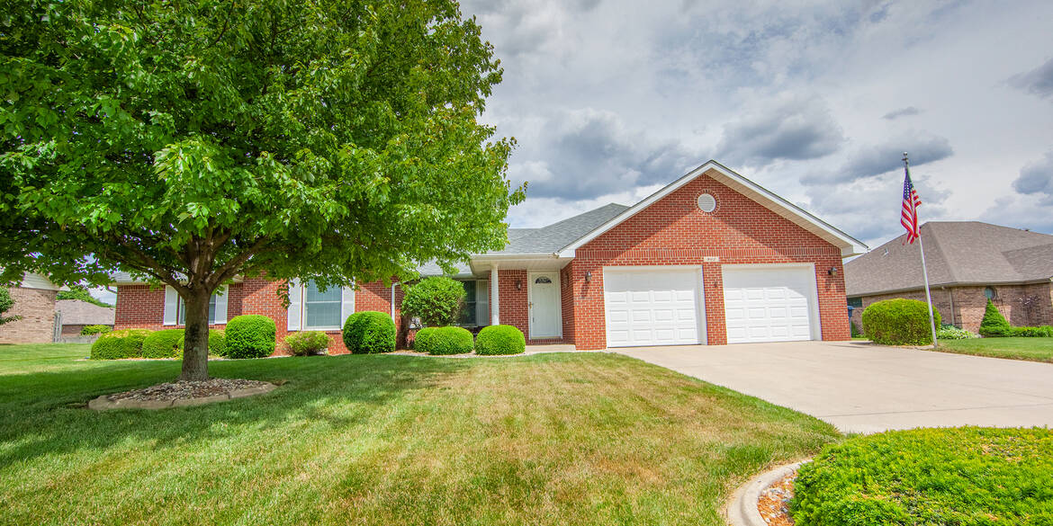 Brivity - 862 Westgate Dr Anderson, IN - 46012