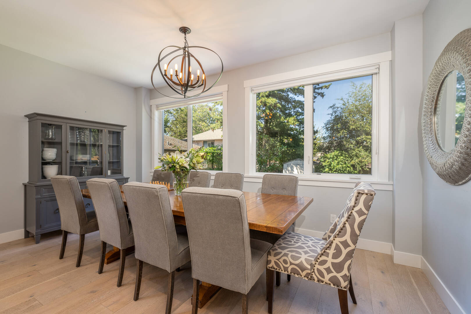 Brivity - 1712 Haultain St Victoria, BC V8R2L2 - Virtual Tour