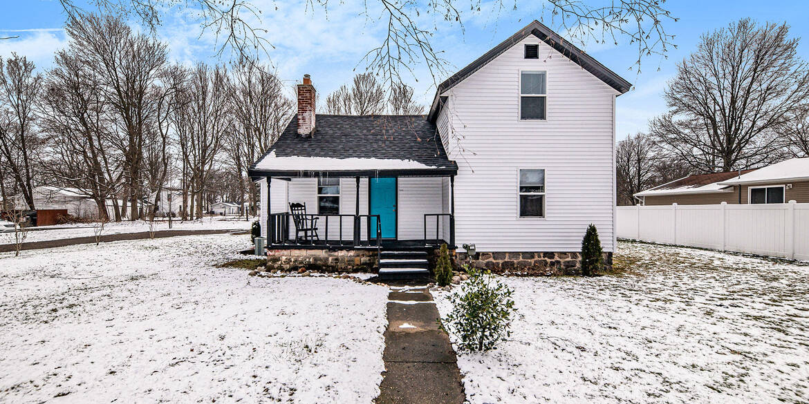 Brivity - 512 E Cass St Schoolcraft, MI - 49087