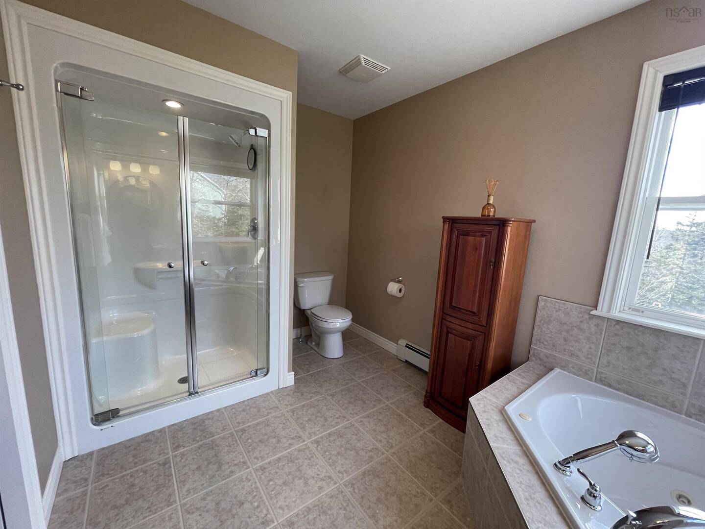 Brivity - 190 Granite Cove Dr Hubley, NS B3Z4N9 - Virtual Tour