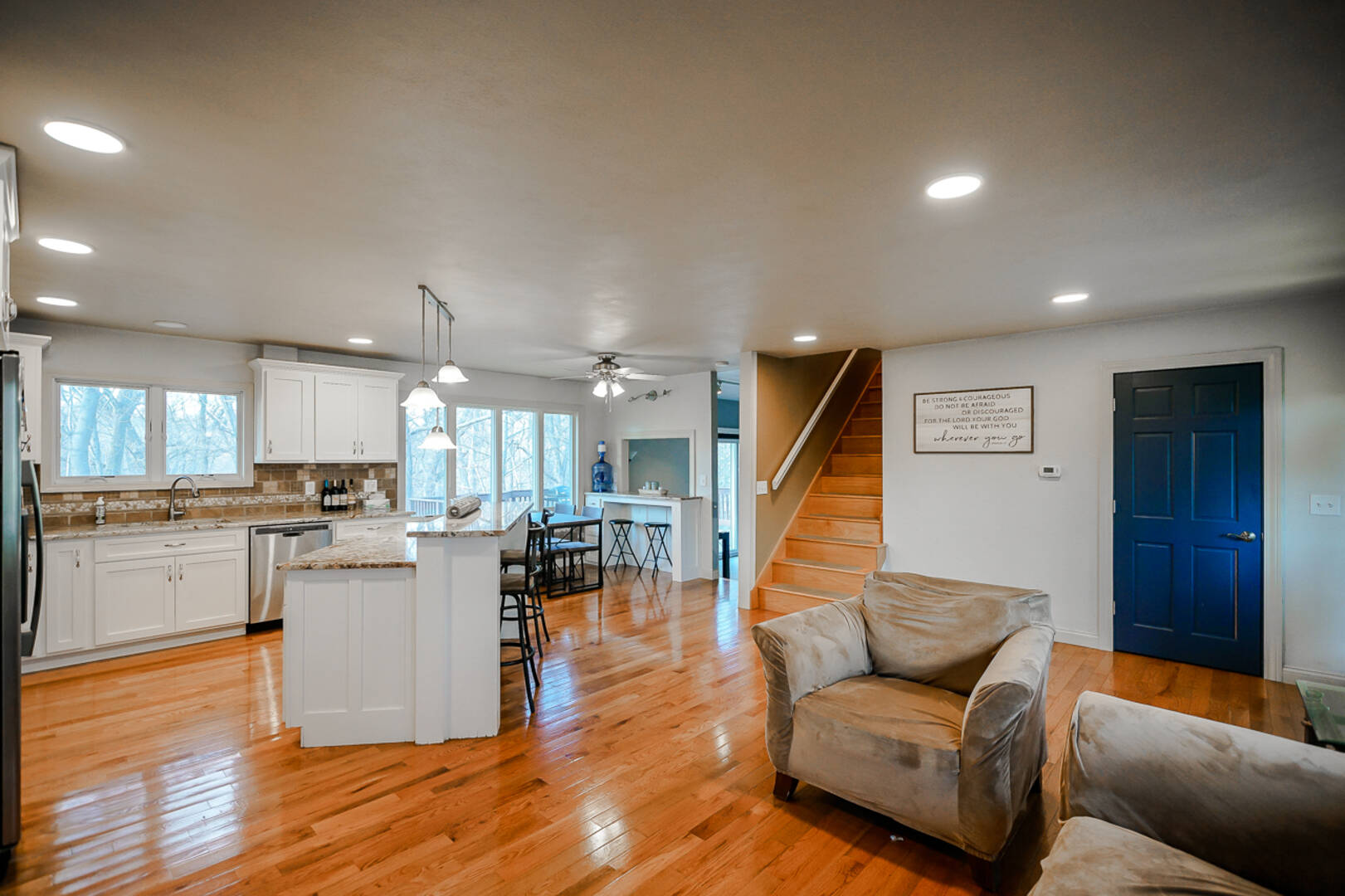 Brivity - 211 Burning Tree Dr Pekin, IL 61554 - Virtual Tour