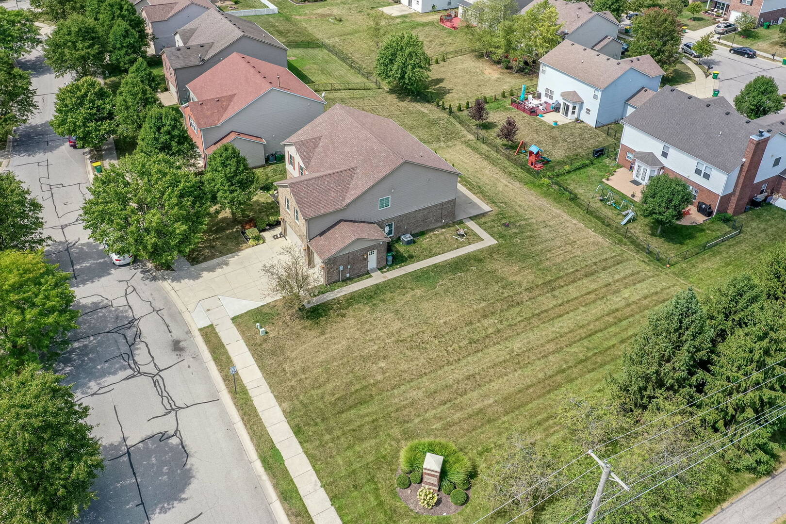 Brivity - 11966 Black Hills Drive Fishers, IN 46038 - Virtual Tour