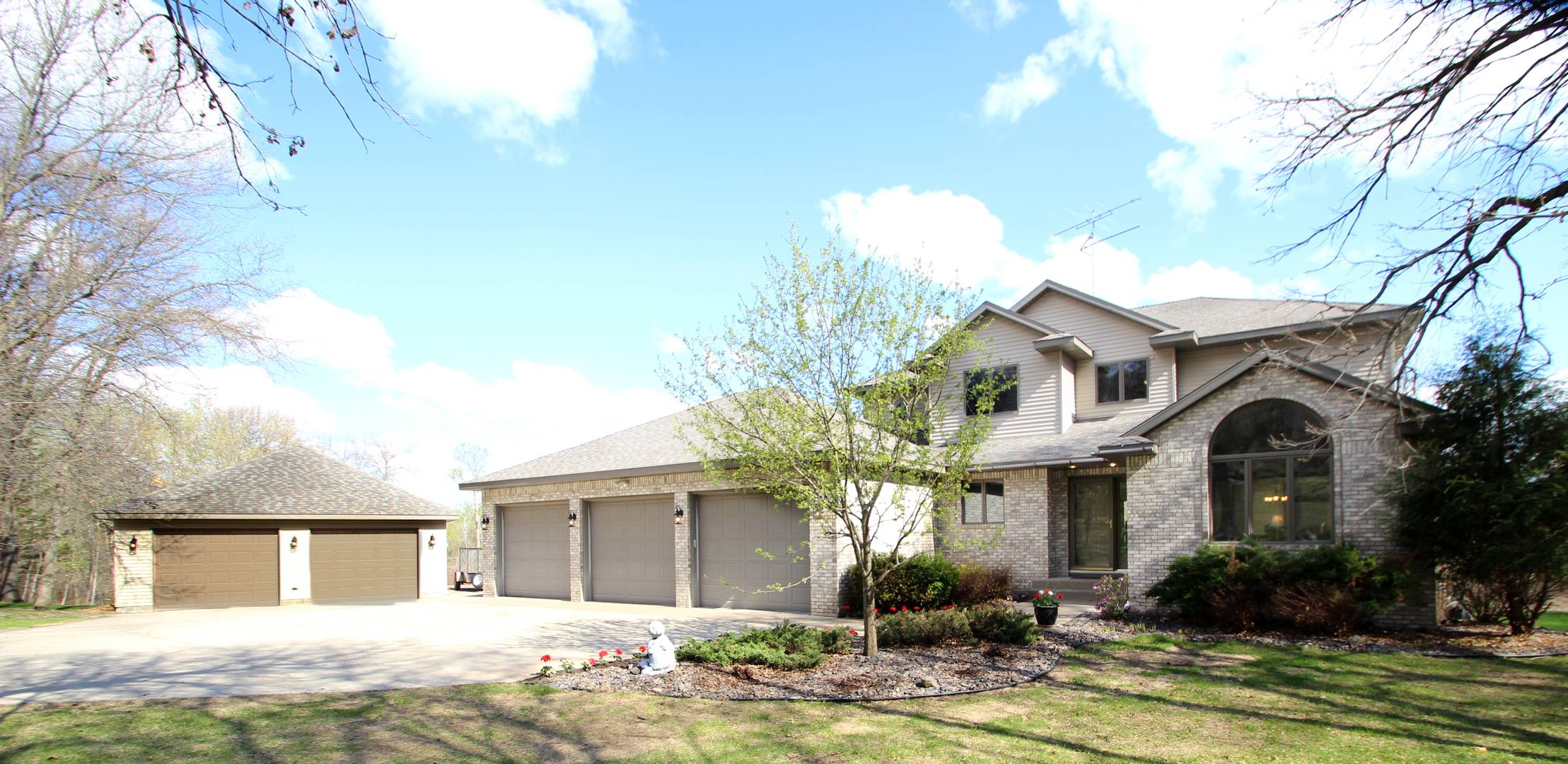 Brivity - 13032 Autumn Ridge Becker, MN 55308 - Virtual Tour