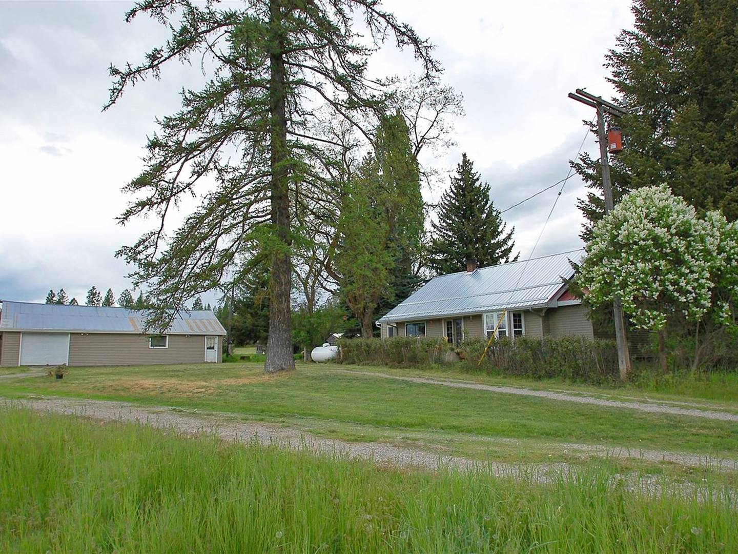 Brivity - 400 S Main St Springdale, WA 99173 - Virtual Tour