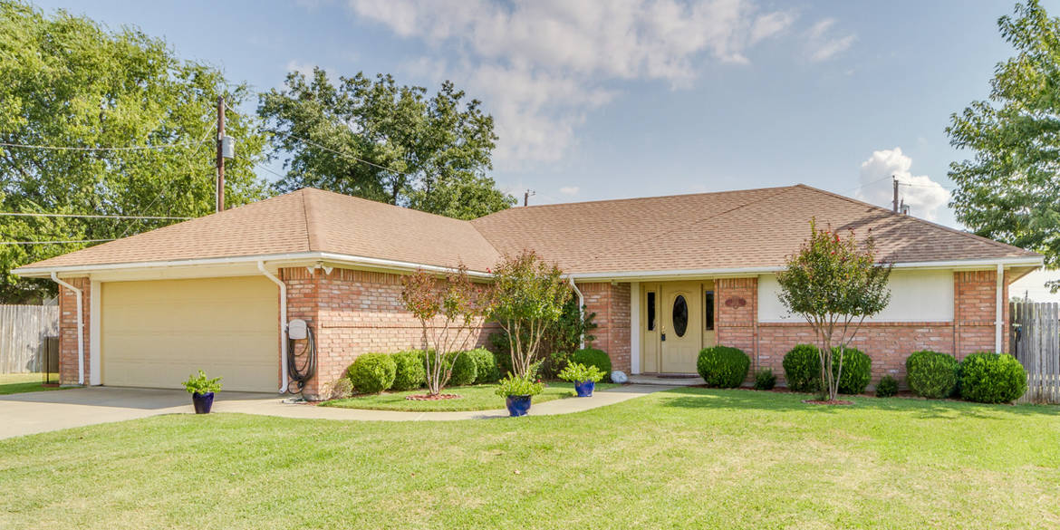 Brivity - 1301 S. First St. Grandview, TX - 76050